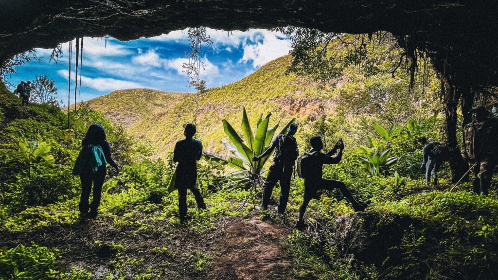 Surviving the Sojourn to the Kijabe Waterfalls – Lets Drift